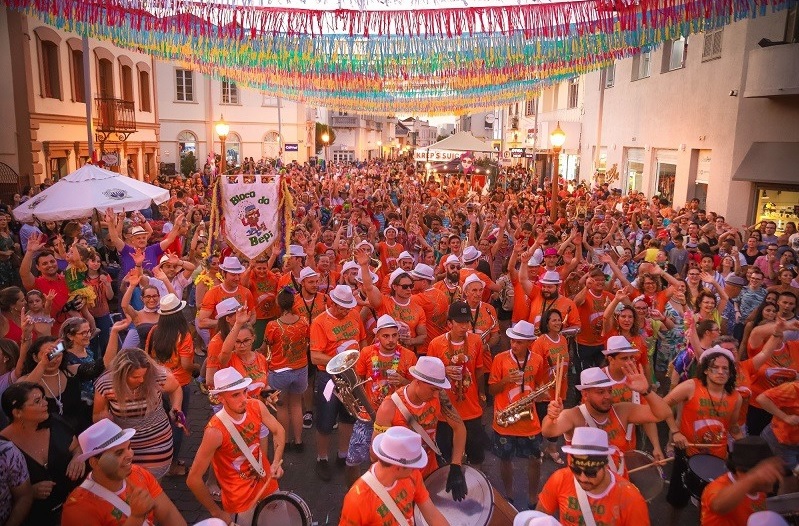 Carnaval Retrô vai animar o Centro Histórico de Garibaldi | Notícia ...