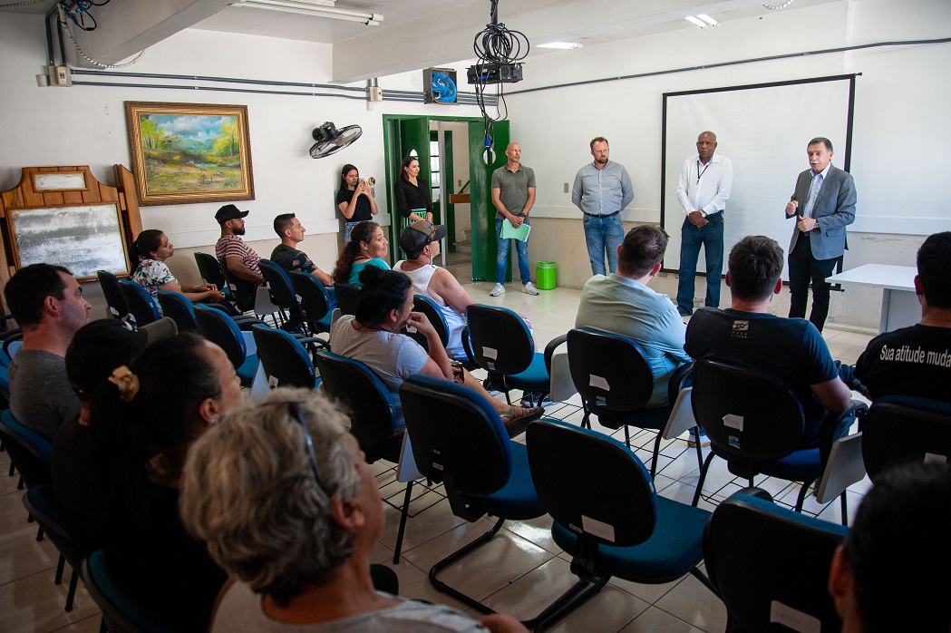 Cooperativas de recicladores de Caxias recebem kits de equipamentos ...