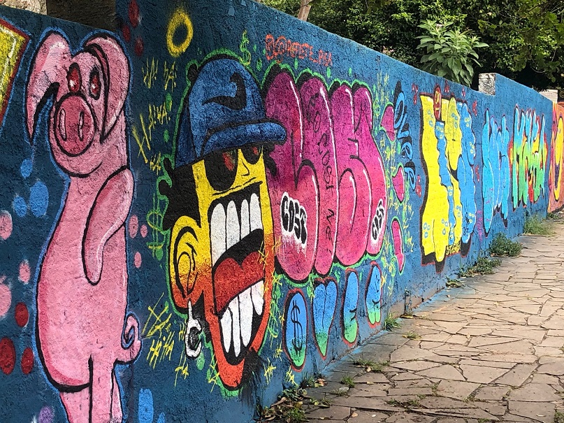 FOTOS: Grafite dá cara nova para Escola Santa Catarina, em Caxias do Sul