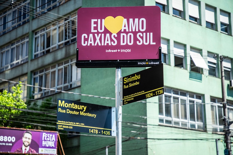 Novas placas de rua em Caxias do Sul trazem referência à denominação ...