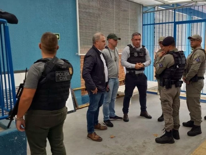 Professora é esfaqueada por alunos em escola de Caxias do Sul | Notícia ...